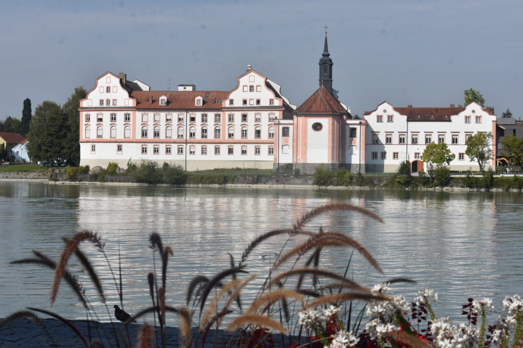 Schloss Neuhaus - Herzlich Willkommen in der Gemeinde Neuhaus a.Inn